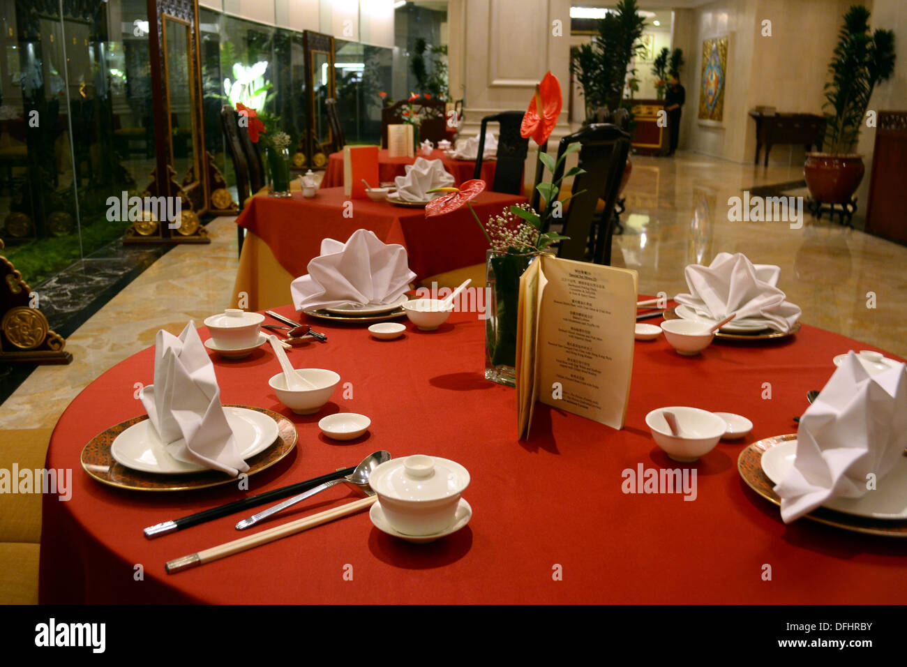 Traditional chinese dining table hi-res stock photography and images ...