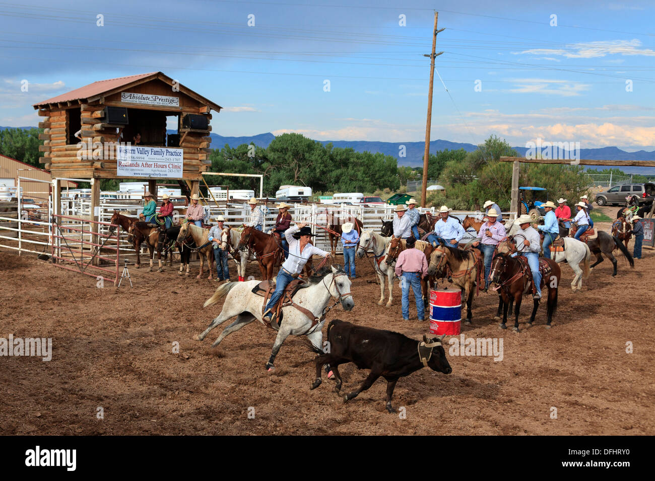 Cowgirl roping hi-res stock photography and images - Alamy