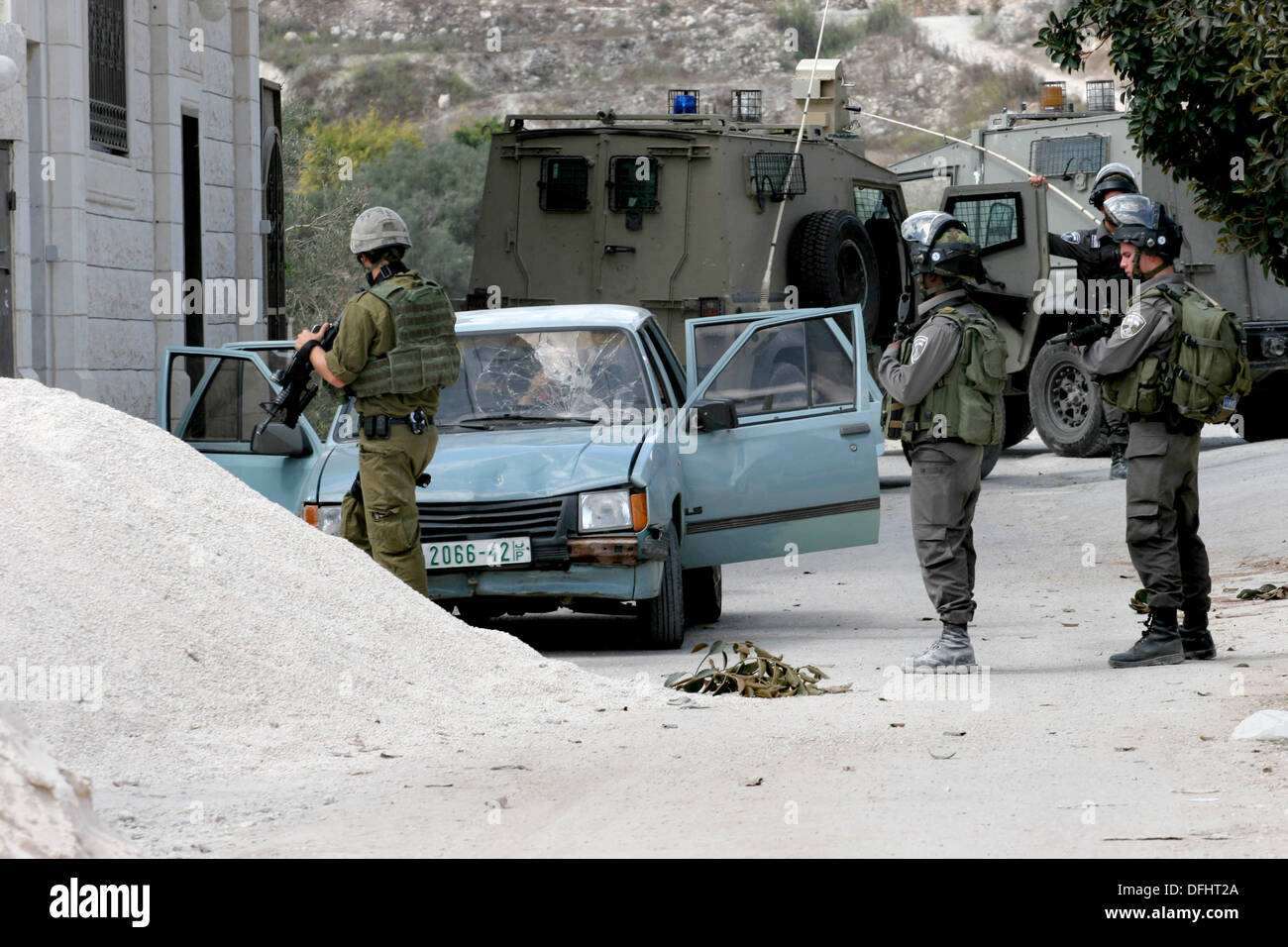 Nablus, West Bank, Palestinian Territory. 5th Oct, 2013. Israeli ...