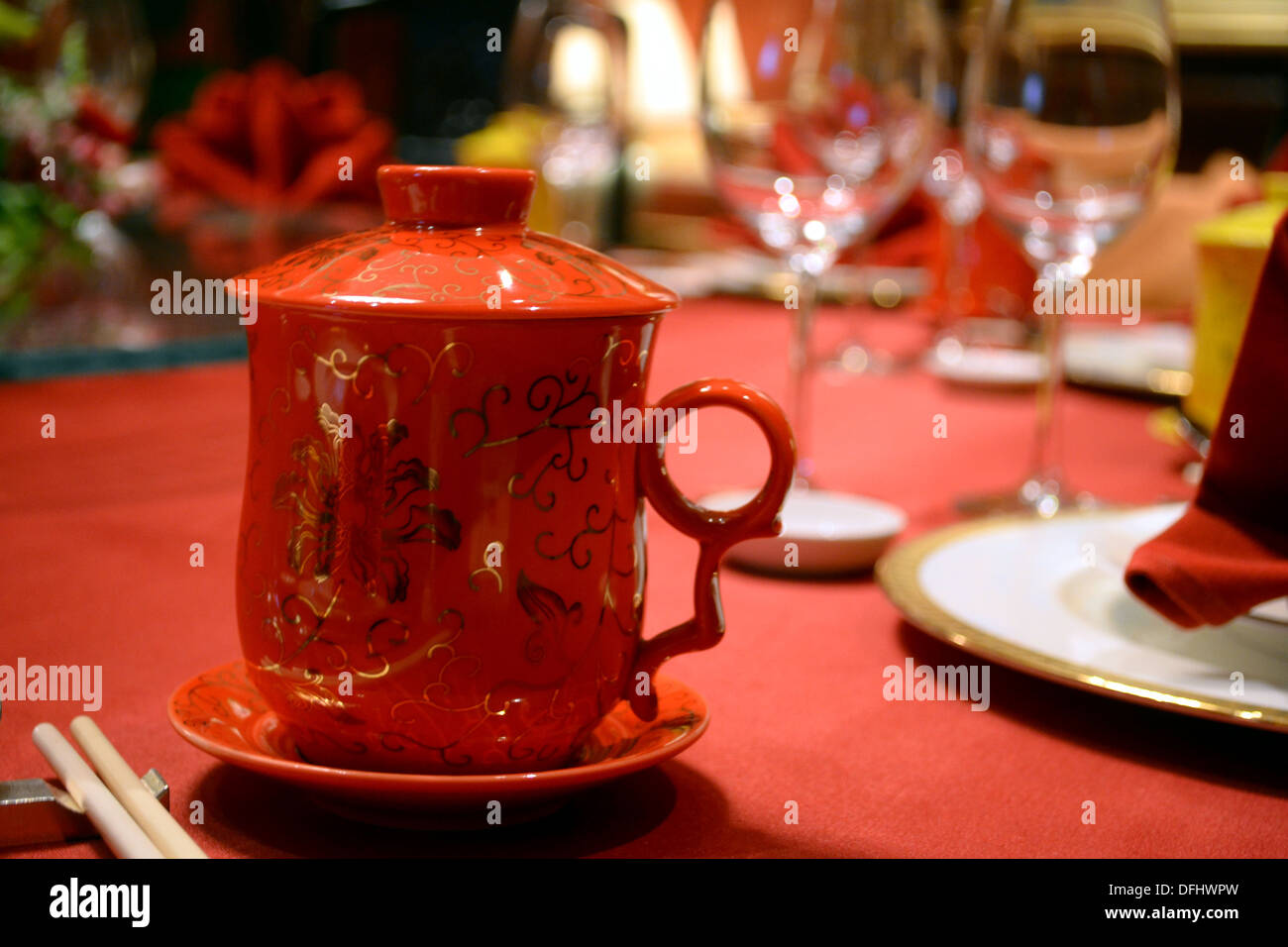 Traditional chinese dining table hi-res stock photography and images ...