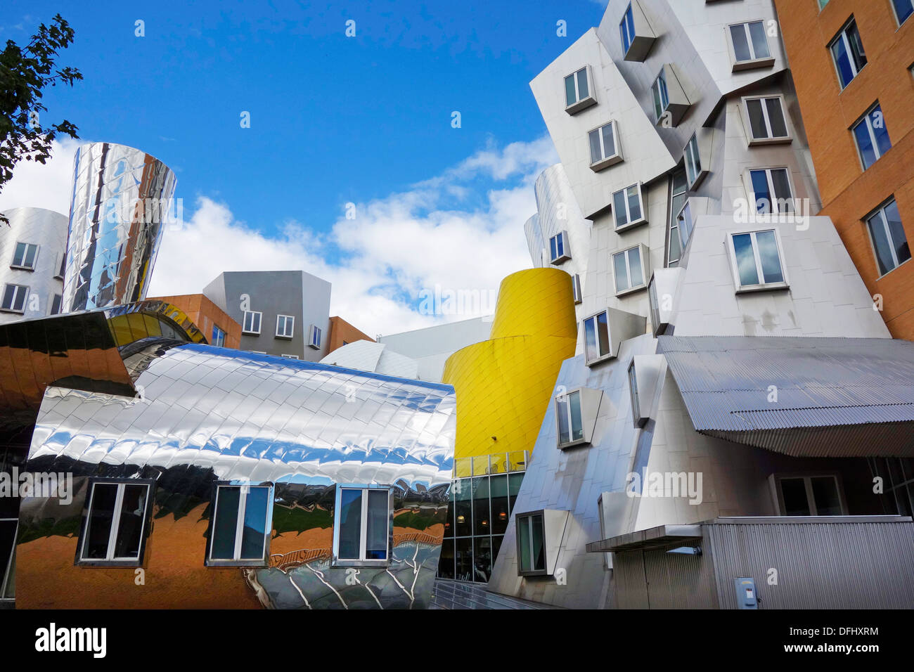 Stata center mit, gehry hi-res stock photography and images - Alamy