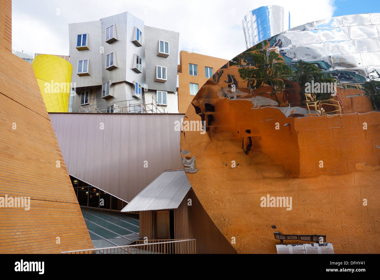 Mit stata center architect frank hi-res stock photography and images ...