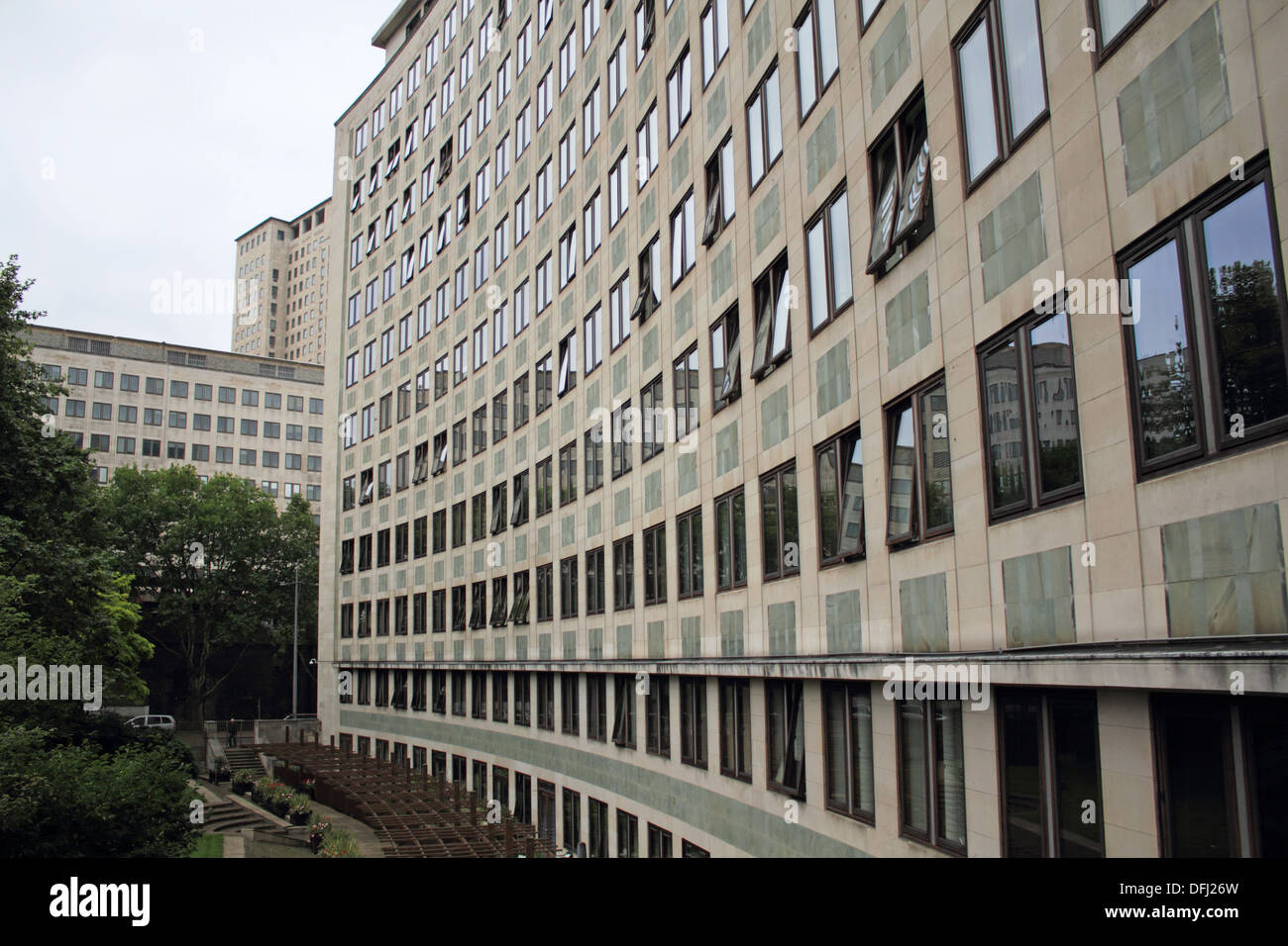 Shell building london hi-res stock photography and images - Alamy