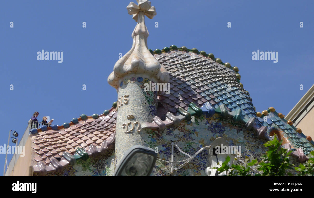 Curved roof detail hi-res stock photography and images - Alamy
