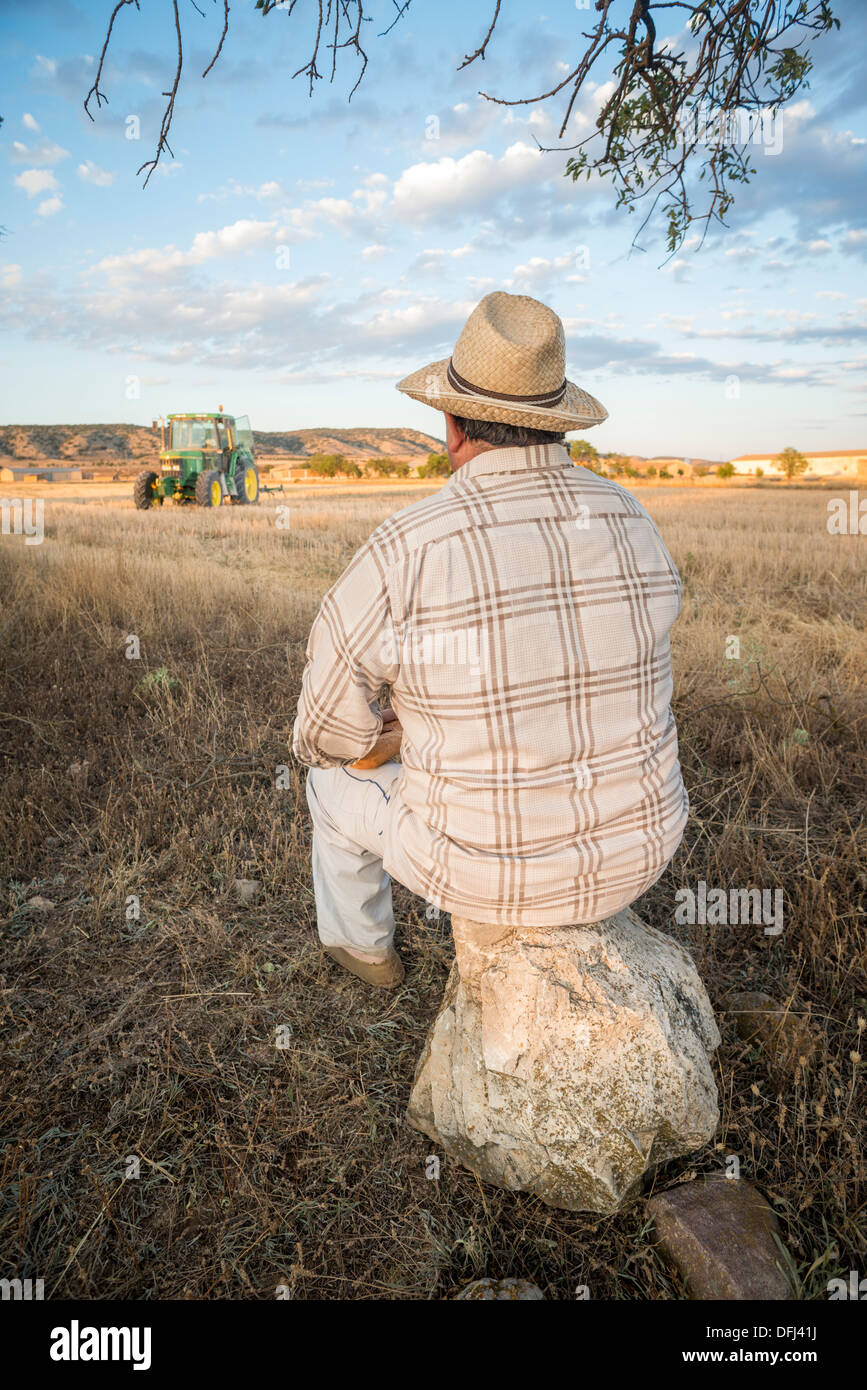 Farmer lunch field hi-res stock photography and images - Alamy