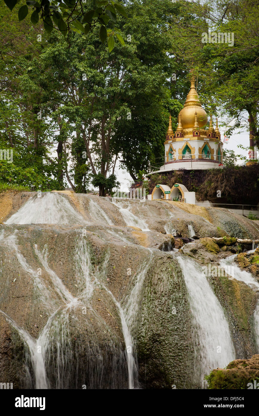 Burma myanmar waterfall temple hi-res stock photography and images - Alamy
