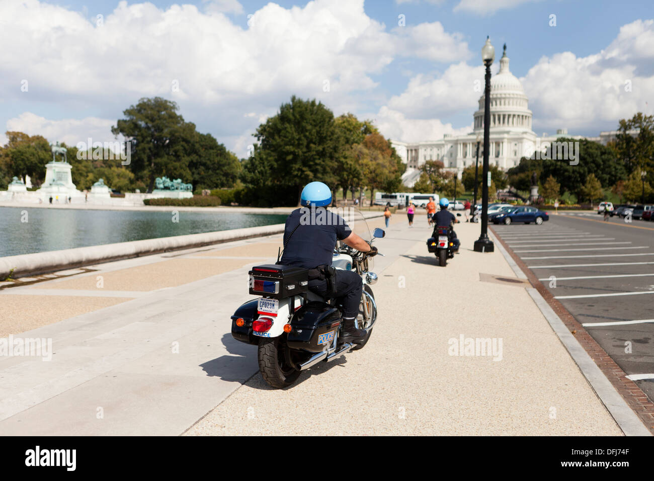 Capitol police hi-res stock photography and images - Alamy