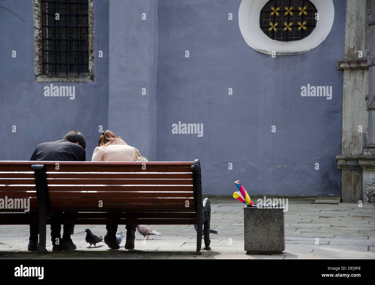 People seating hi-res stock photography and images - Alamy