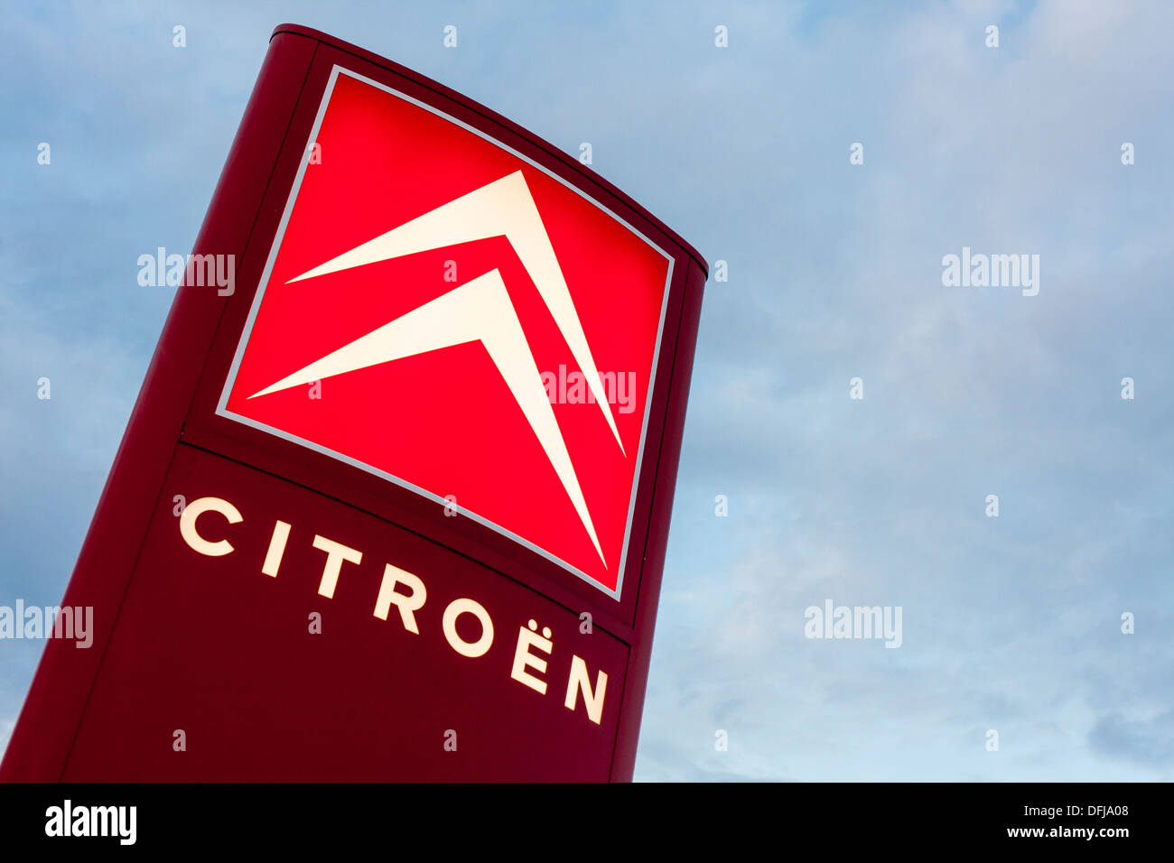 Citroen Sign Logo High Resolution Stock Photography and Images - Alamy