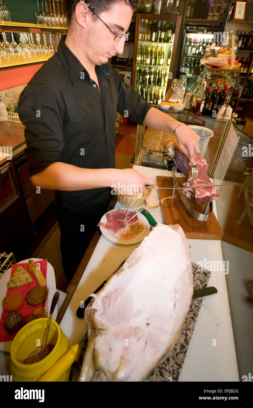 Catting hi-res stock photography and images - Alamy