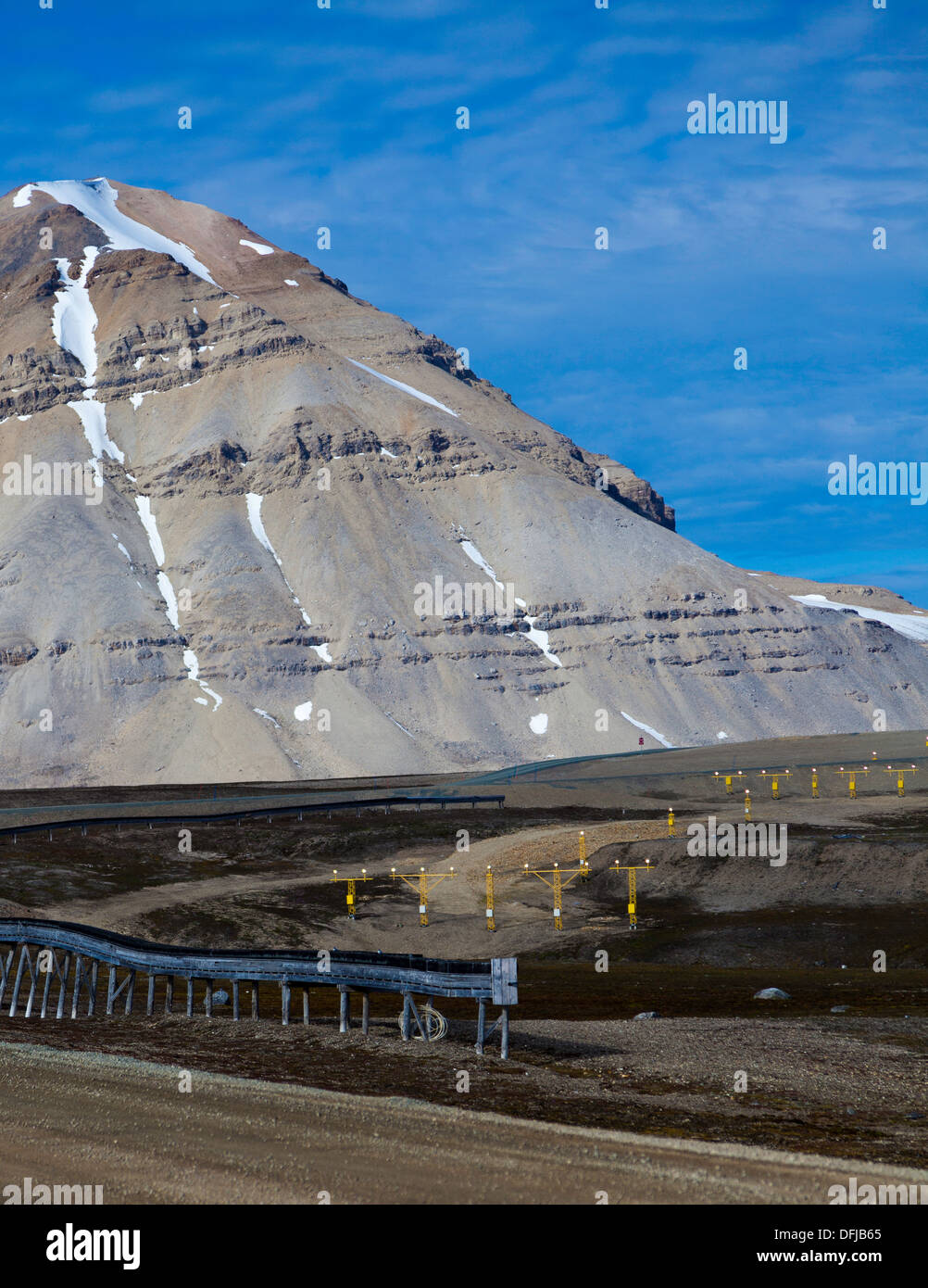 Svalbard airport hi-res stock photography and images - Alamy