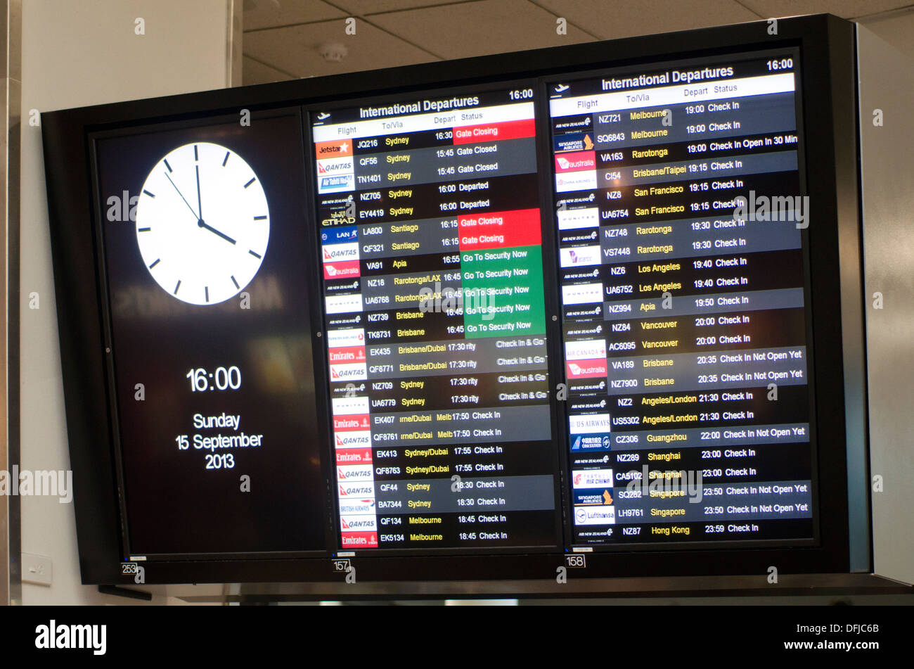 Departure Board Clock High Resolution Stock Photography and Images - Alamy