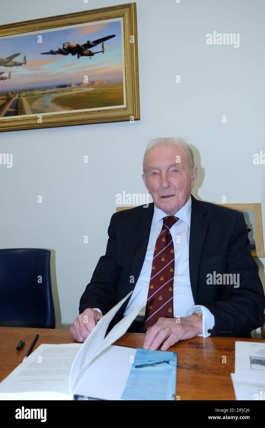 Johnny johnson pilot hi-res stock photography and images - Alamy