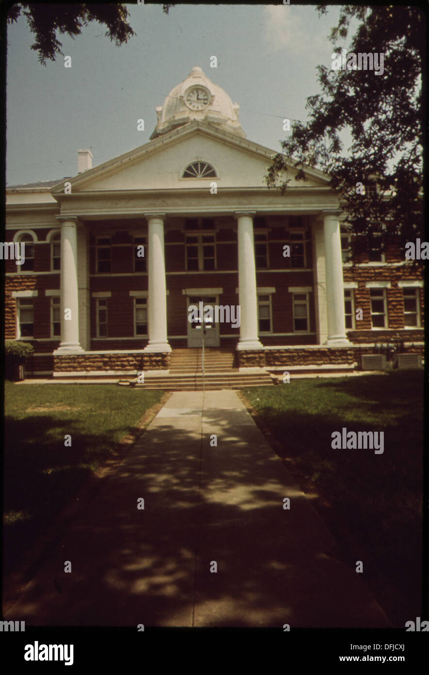 The Kimball County Courthouse in Mason is an architectural landmark in ...