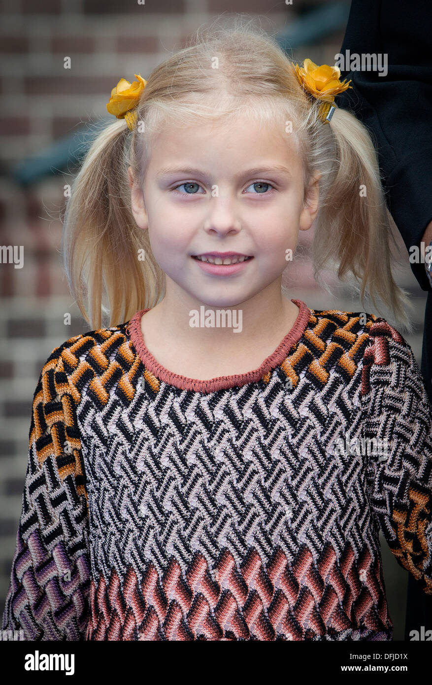 Apeldoorn, The Netherlands. 5th Oct, 2013. Dutch Countess Leonore of ...