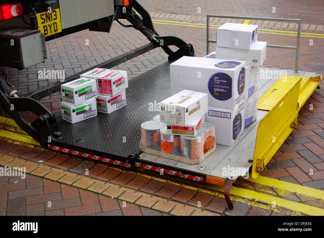 Lorry tailgate hi-res stock photography and images - Alamy