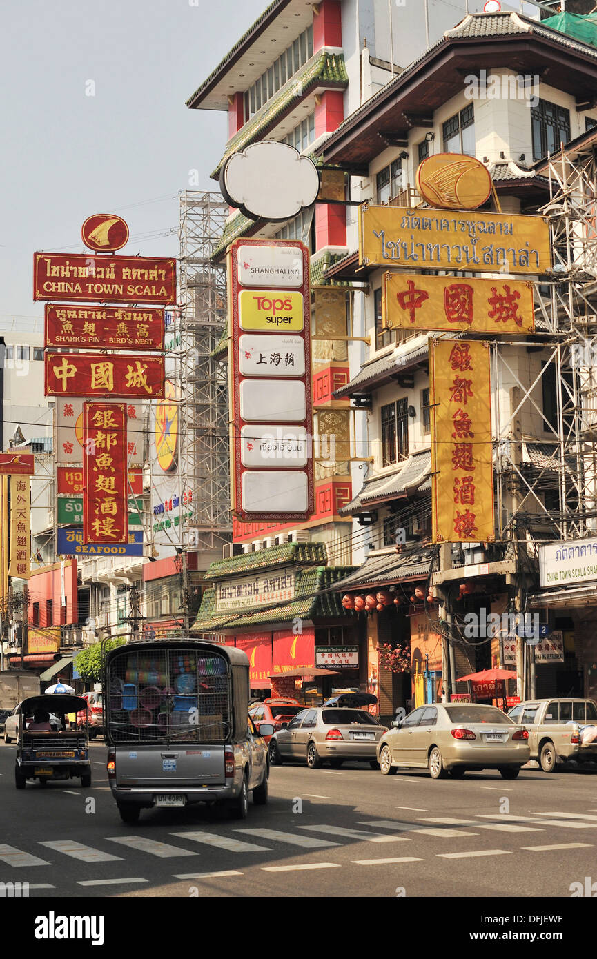 Thanon yaowarat hi-res stock photography and images - Alamy