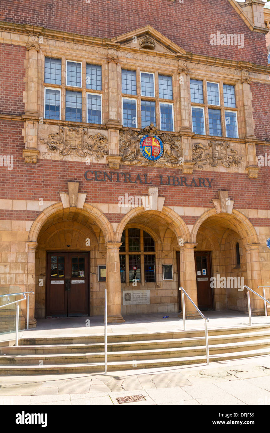 The Wolverhampton Central Library building Stock Photo - Alamy