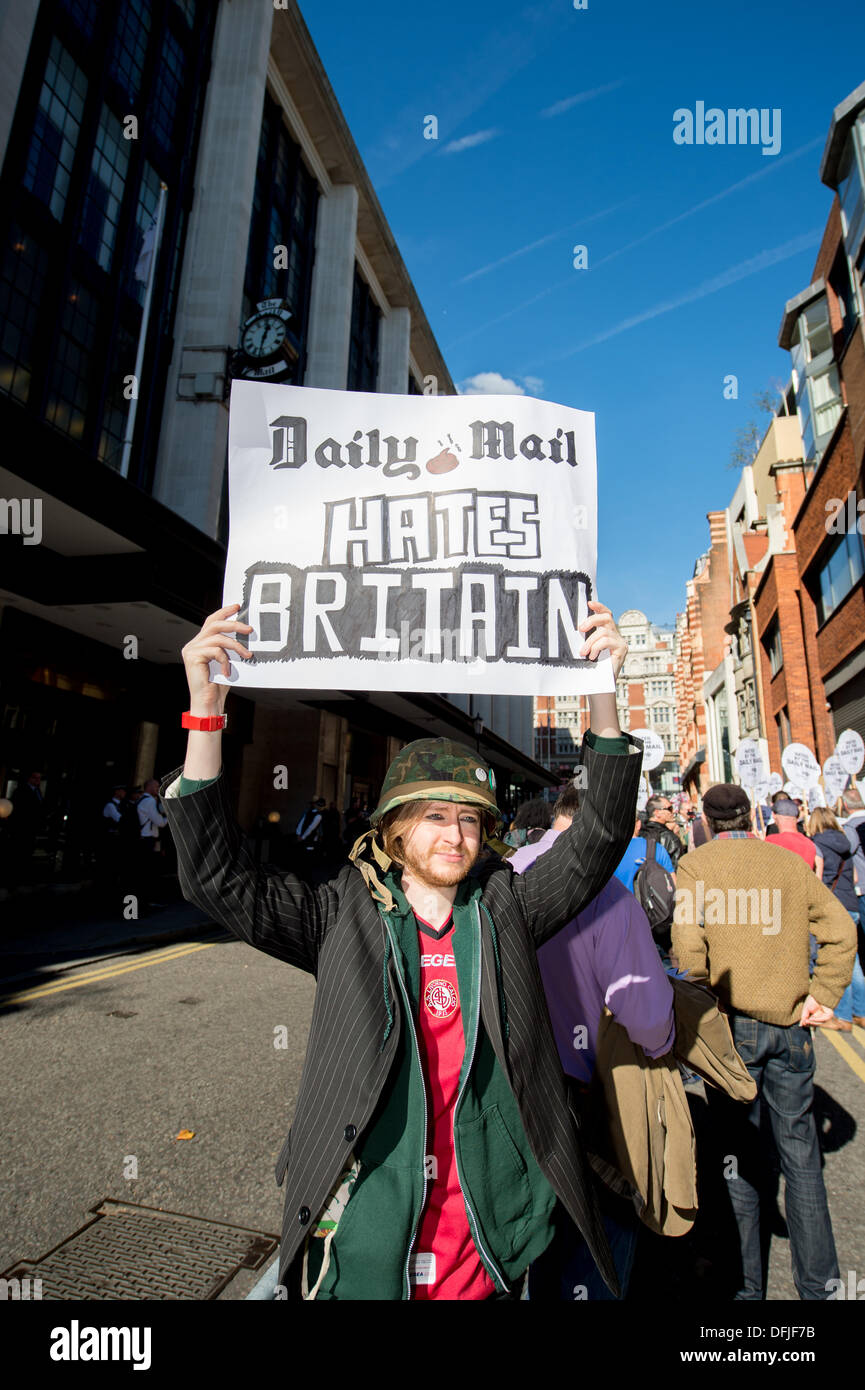 Daily mail london offices hi-res stock photography and images - Alamy