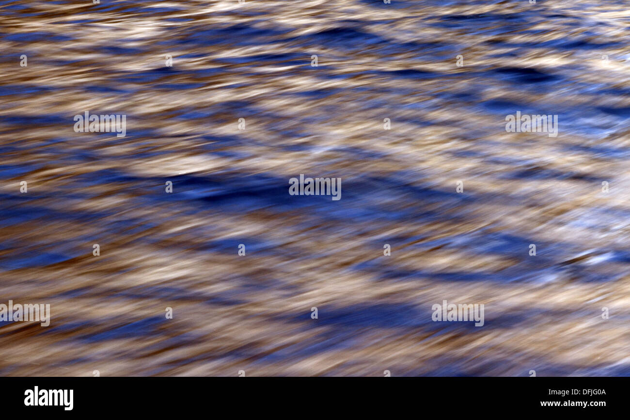 Blurring water hi-res stock photography and images - Alamy