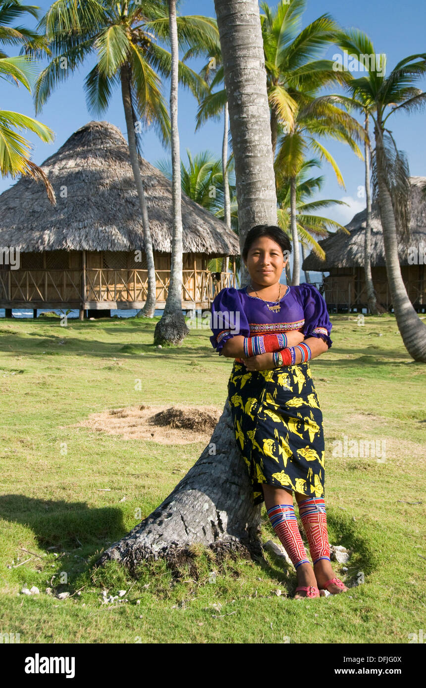 Kunas indians hi-res stock photography and images - Alamy