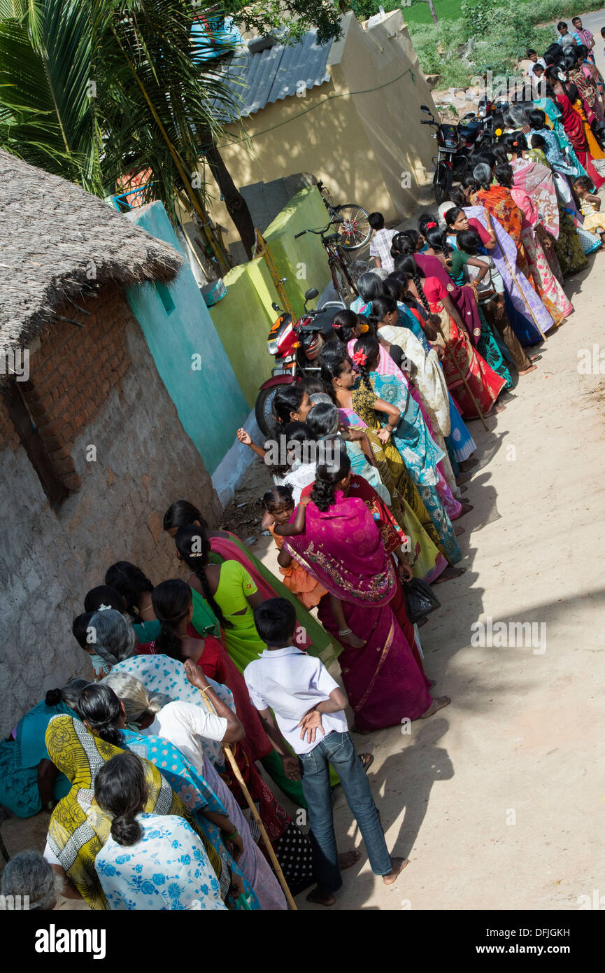 Rural Indian women patients queuing at the Sri Sathya Sai Baba mobile ...