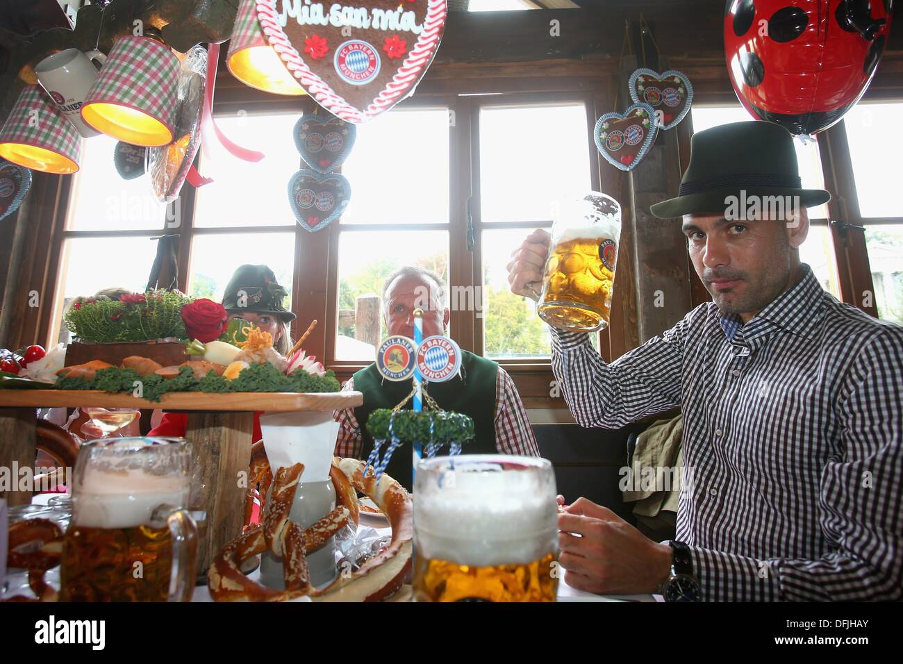 Female personification hi-res stock photography and images - Alamy