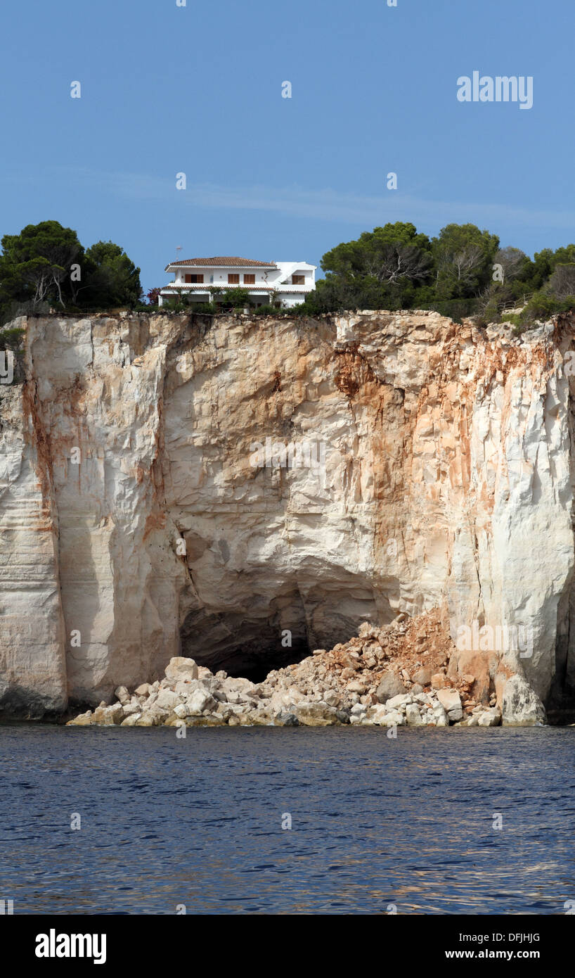 Unsafe clifftop hi-res stock photography and images - Alamy
