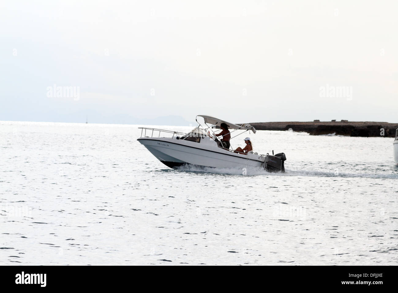 Speed speedboat hi-res stock photography and images - Alamy