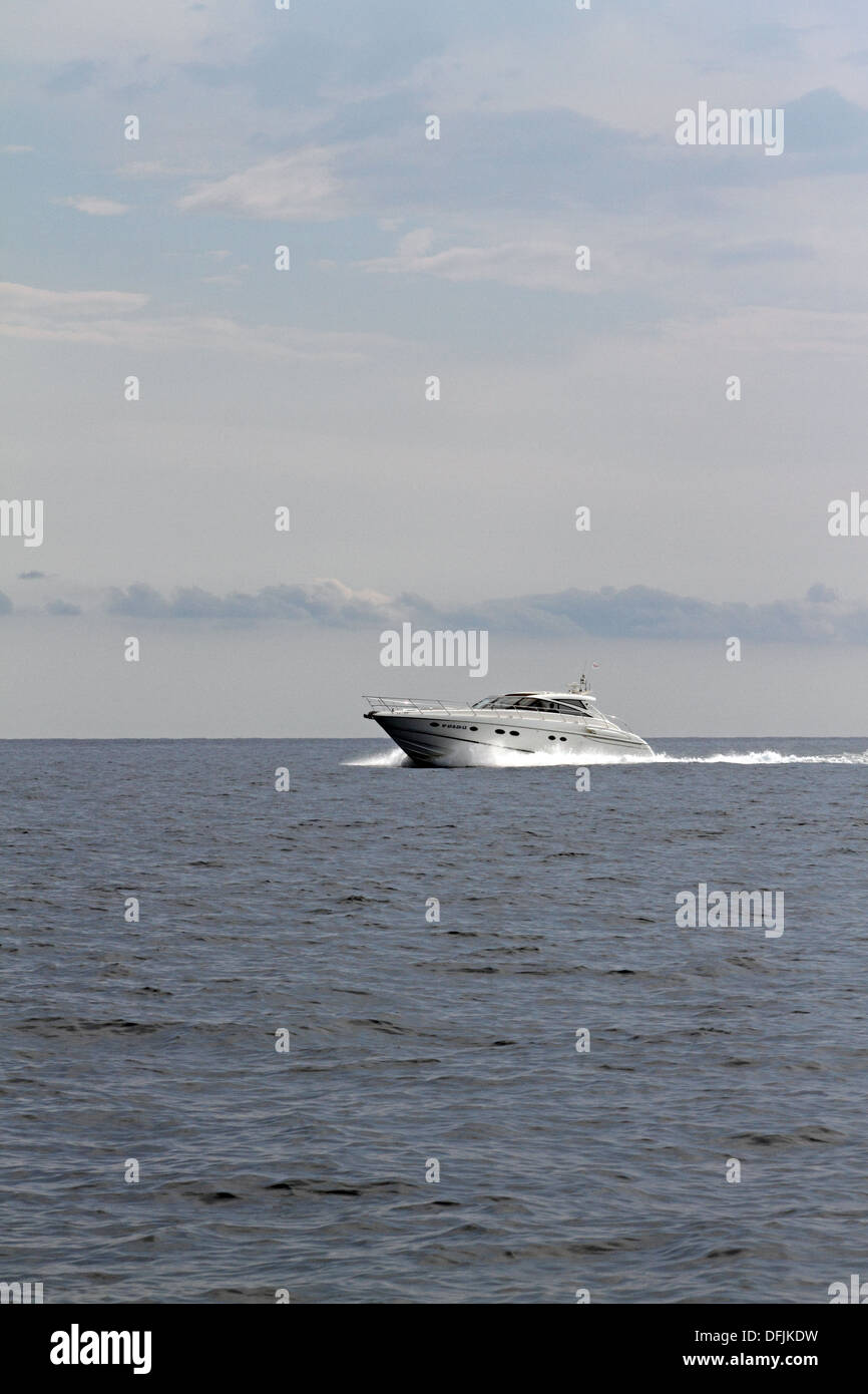 Motorboat boat boating hi-res stock photography and images - Alamy