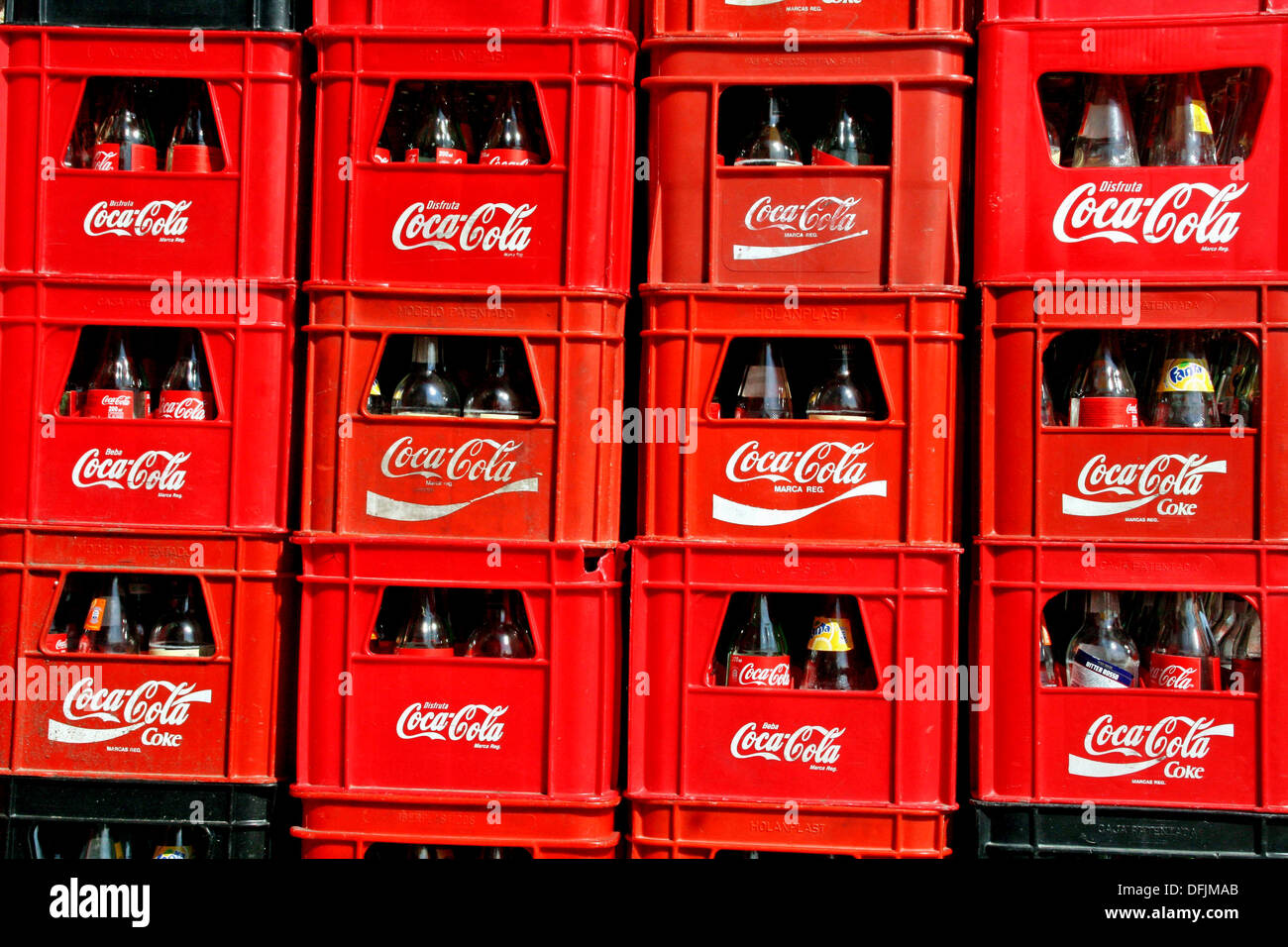 Coca cola bottle drink horizontal hi-res stock photography and images ...