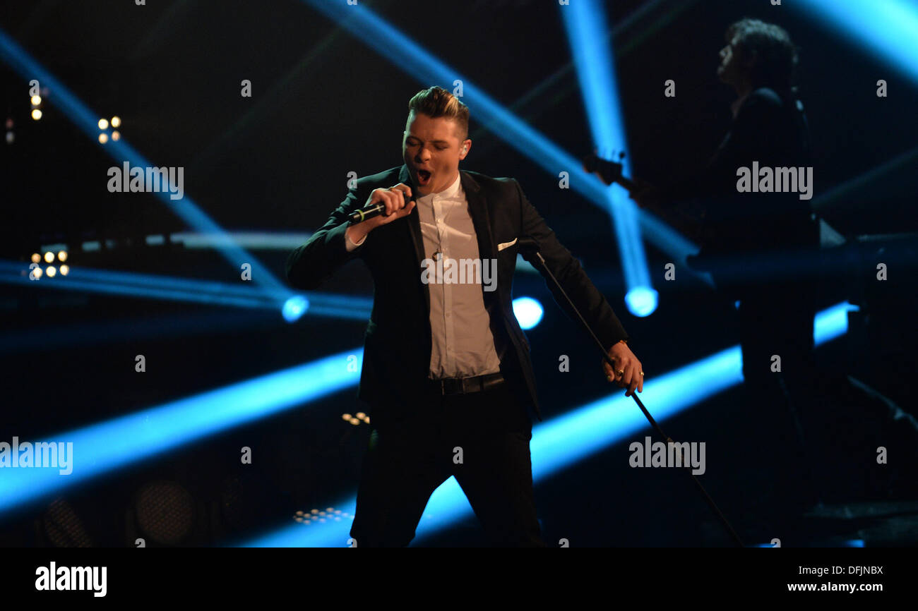 John newman singer hi-res stock photography and images - Alamy