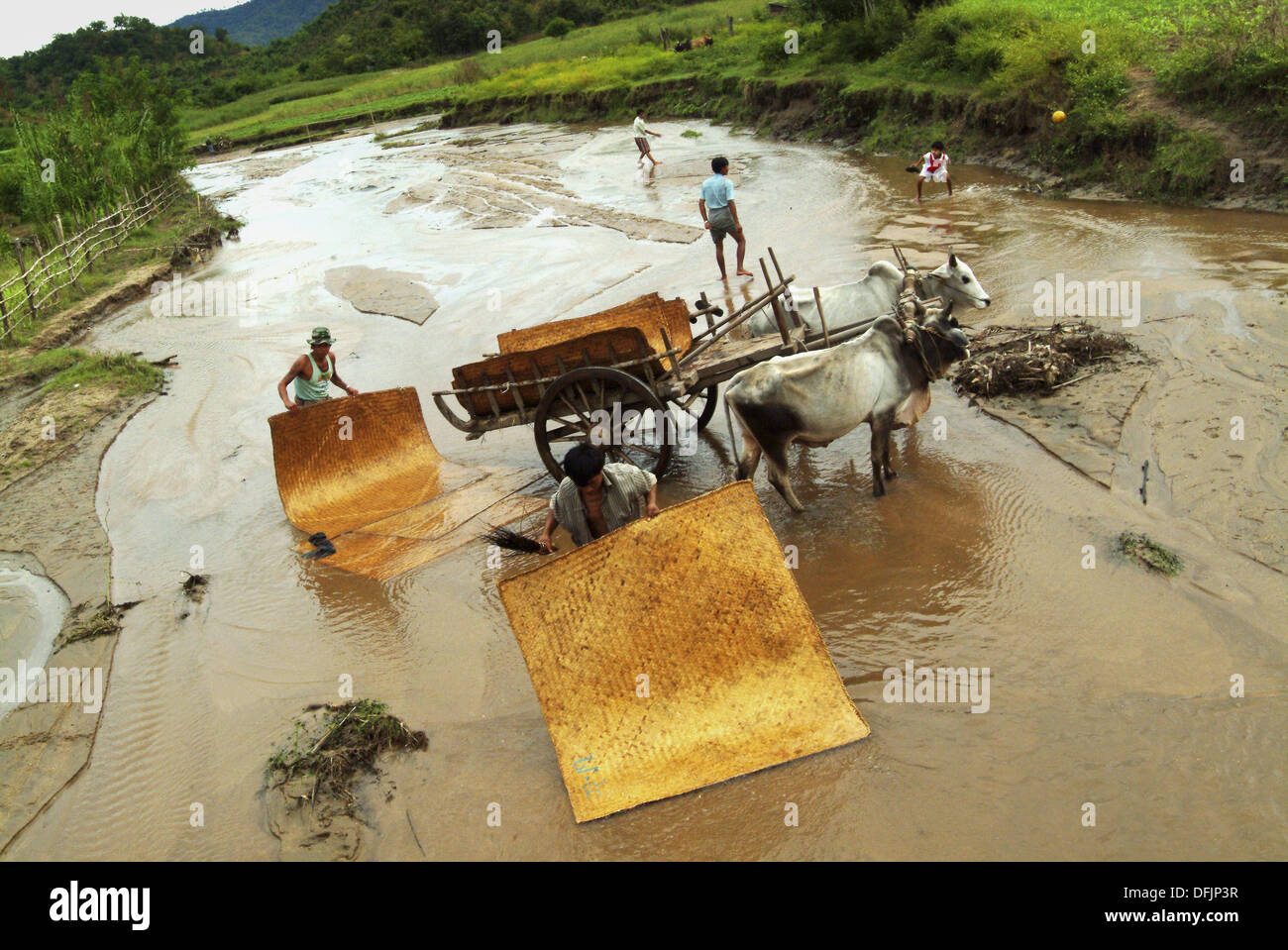 Washing mats hi-res stock photography and images - Alamy