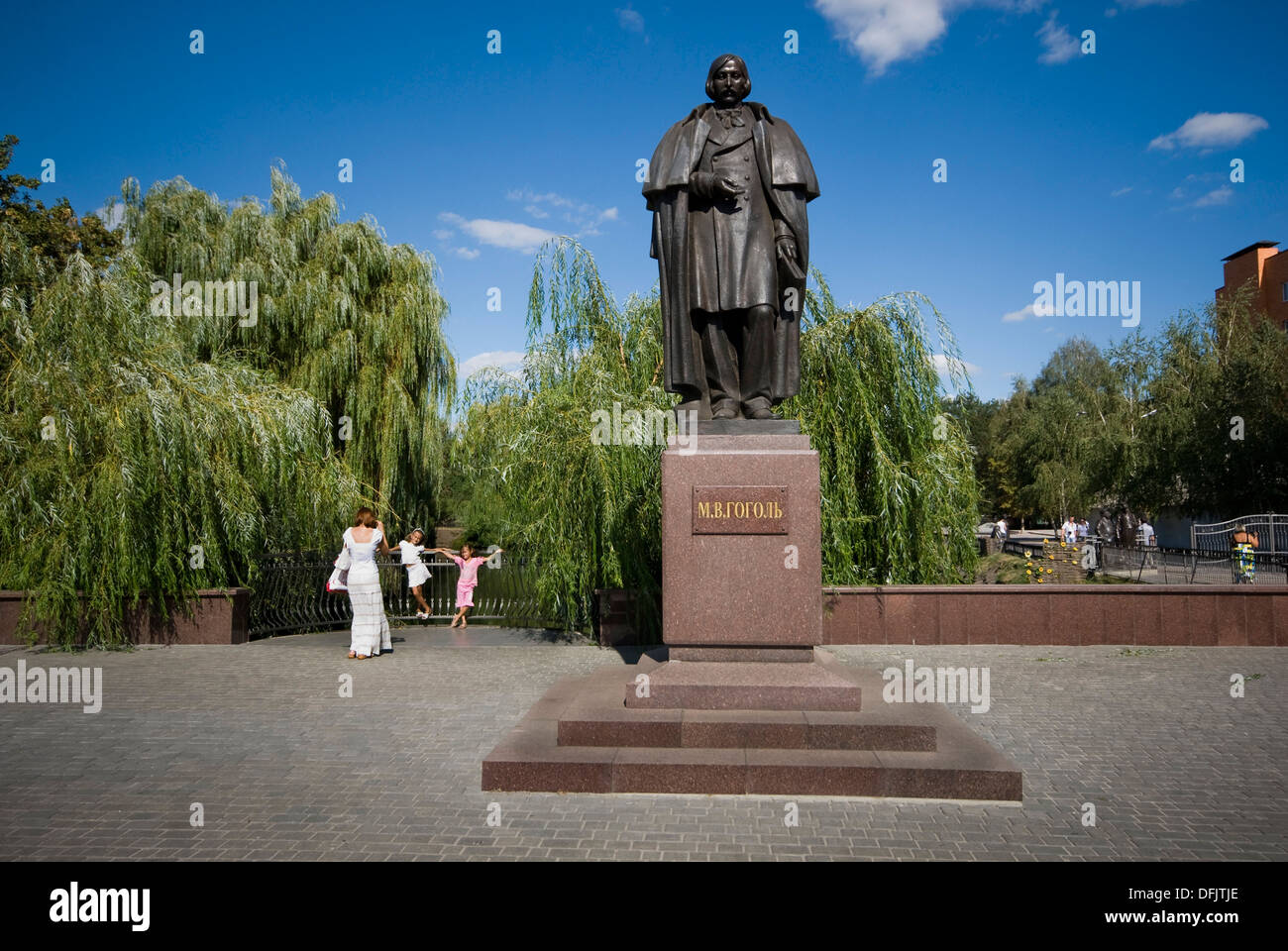 Gogol statue hi-res stock photography and images - Alamy