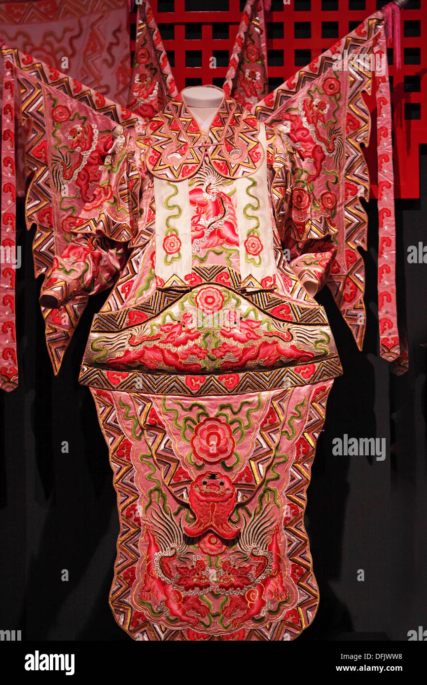 chinese opera cloth Stock Photo - Alamy