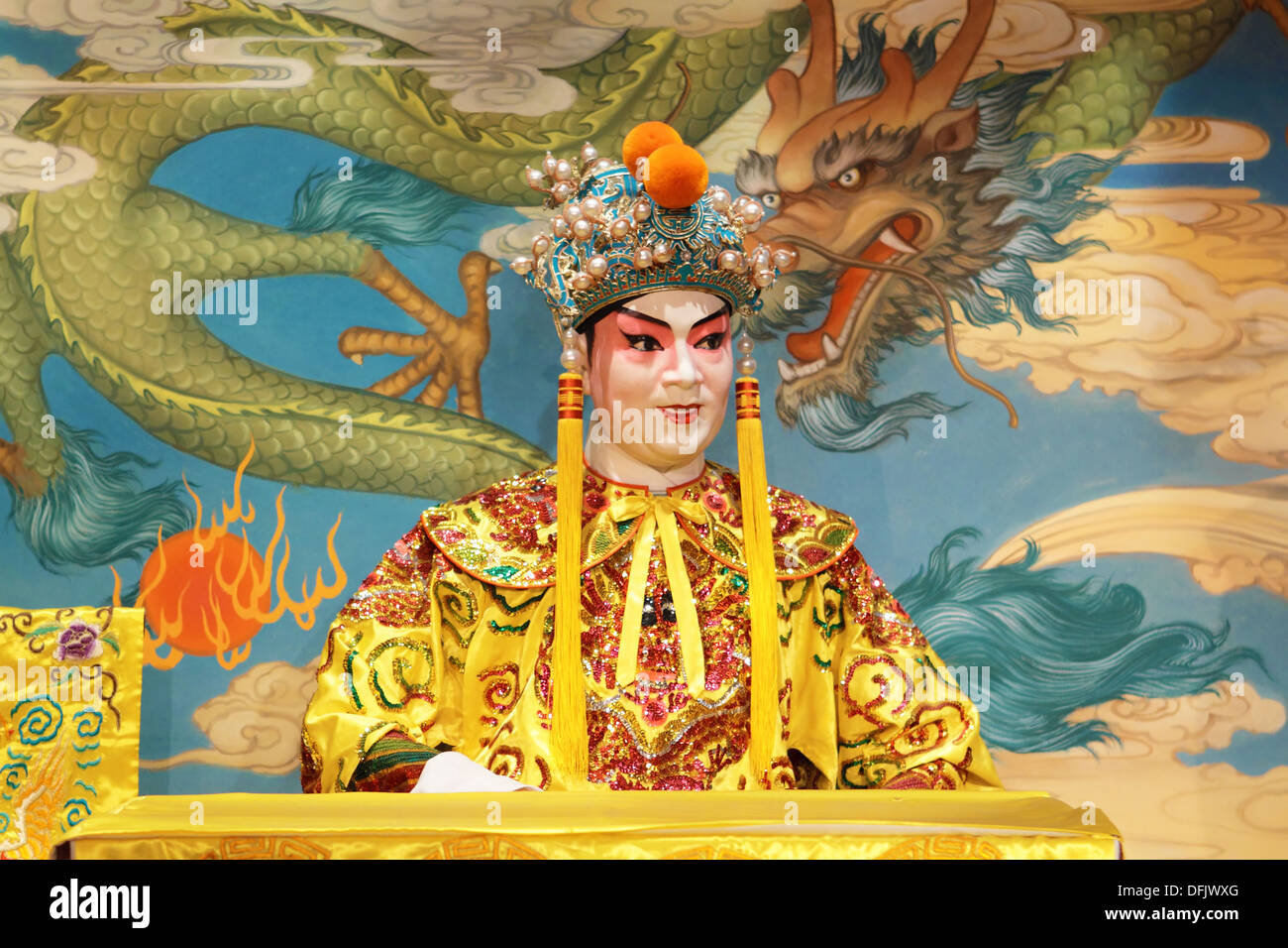 Chinese cantonese opera hi-res stock photography and images - Alamy