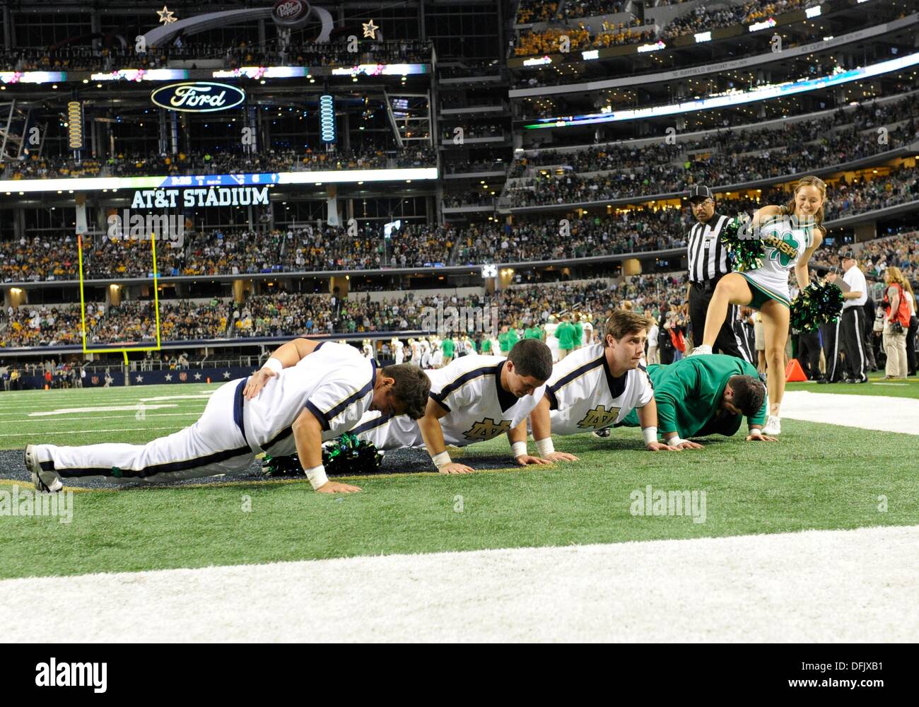 Arlington, TX, USA. 05th Oct, 2013. October 05, 2013: The Notre Dame ...
