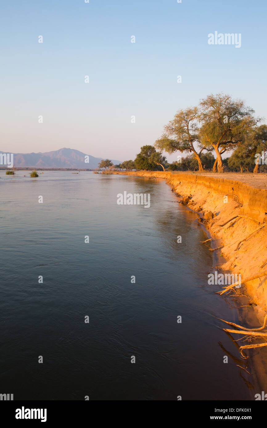 Zimbabwe river hi-res stock photography and images - Alamy