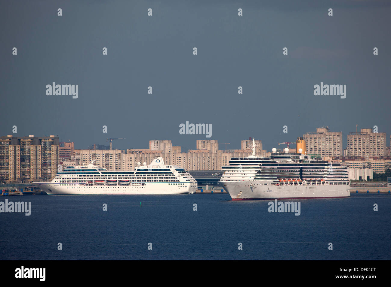 Arcadia ship hi-res stock photography and images - Alamy