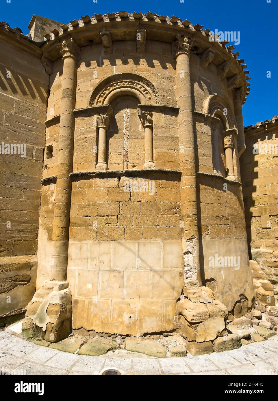 Roman corbels hi-res stock photography and images - Alamy