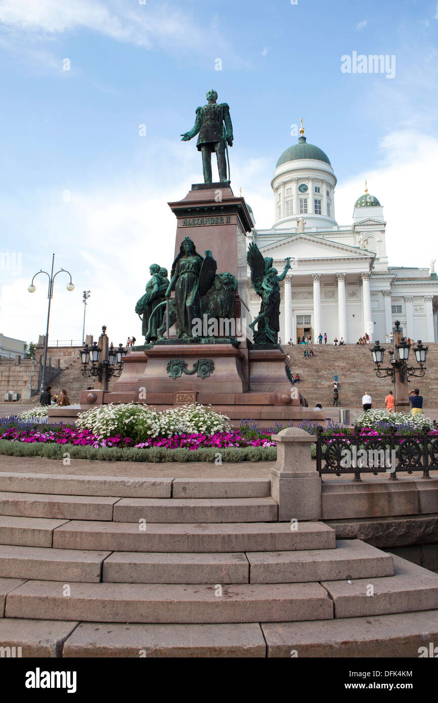 Helsinki Senate Square and the Statue of Alexander II with Helsinki ...