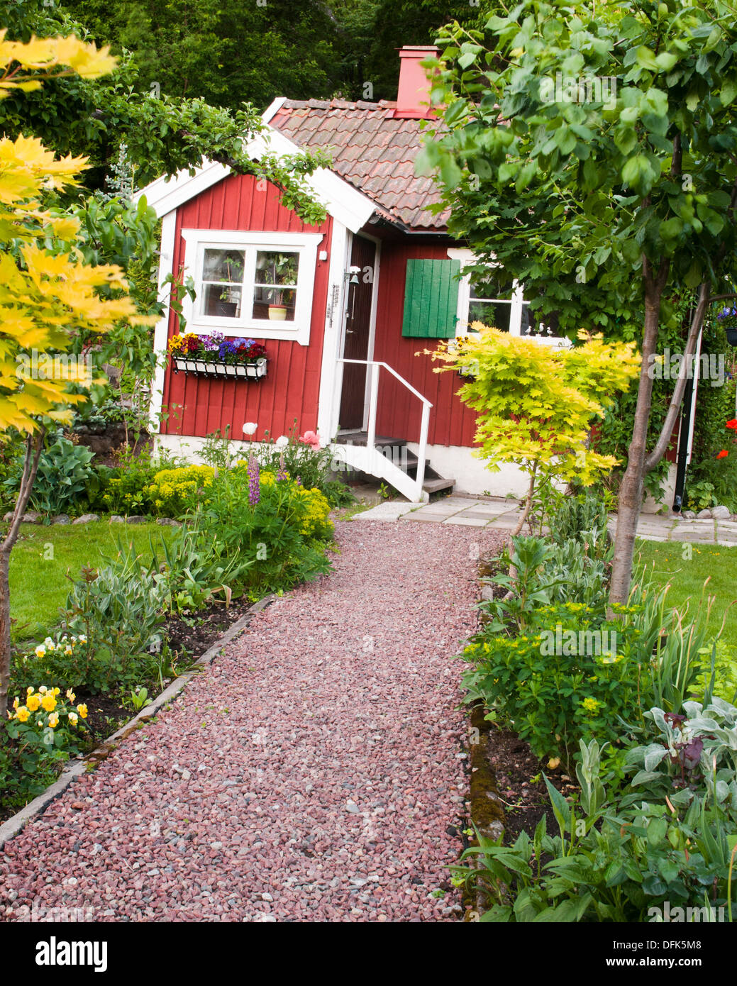 Red swedish cottage Stock Photo - Alamy