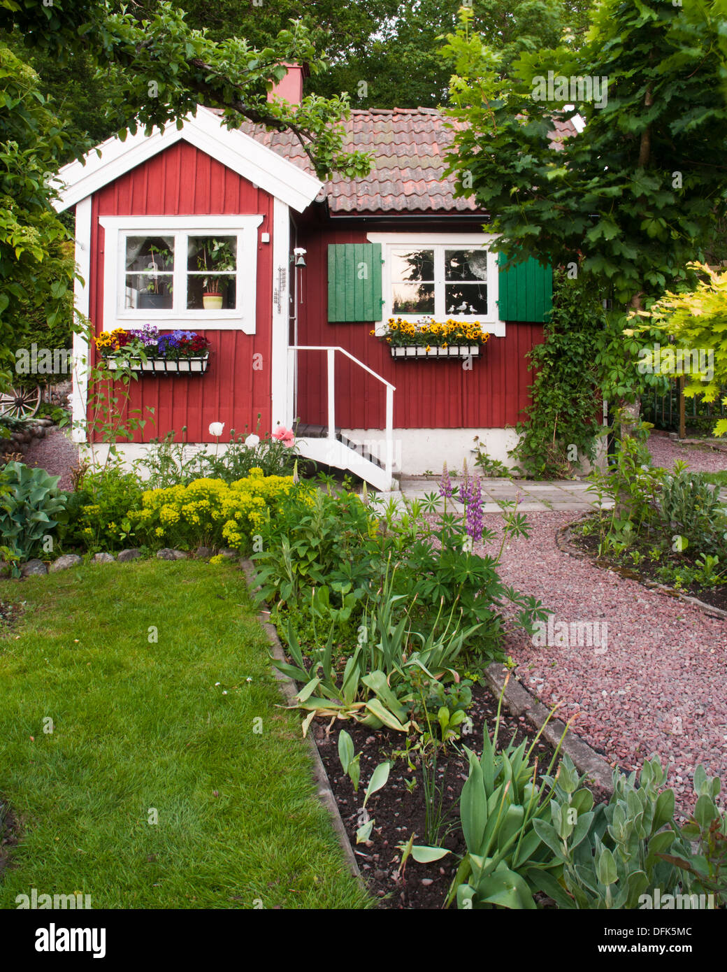 Swedish red color hi-res stock photography and images - Alamy