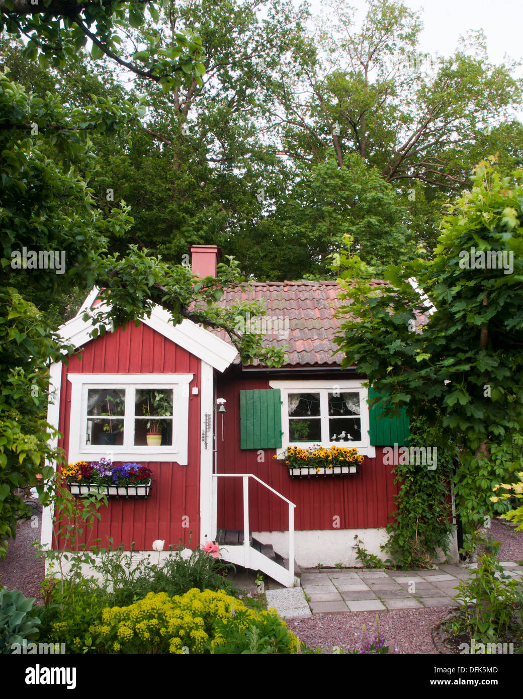 Swedish cottage hi-res stock photography and images - Alamy