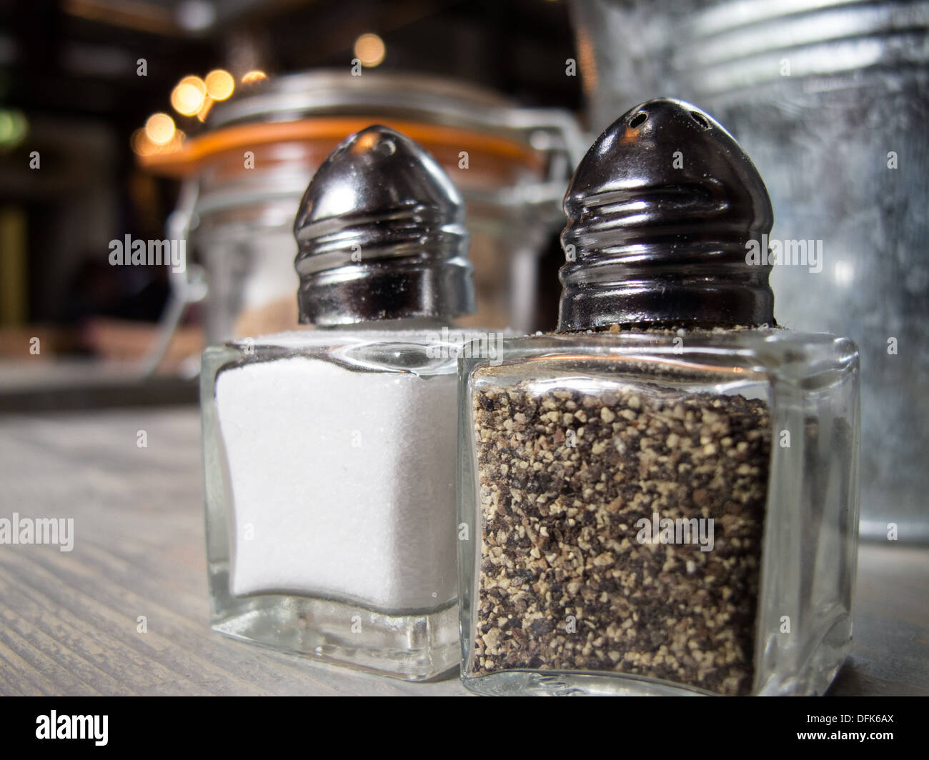 Salt and pepper pots hi-res stock photography and images - Alamy