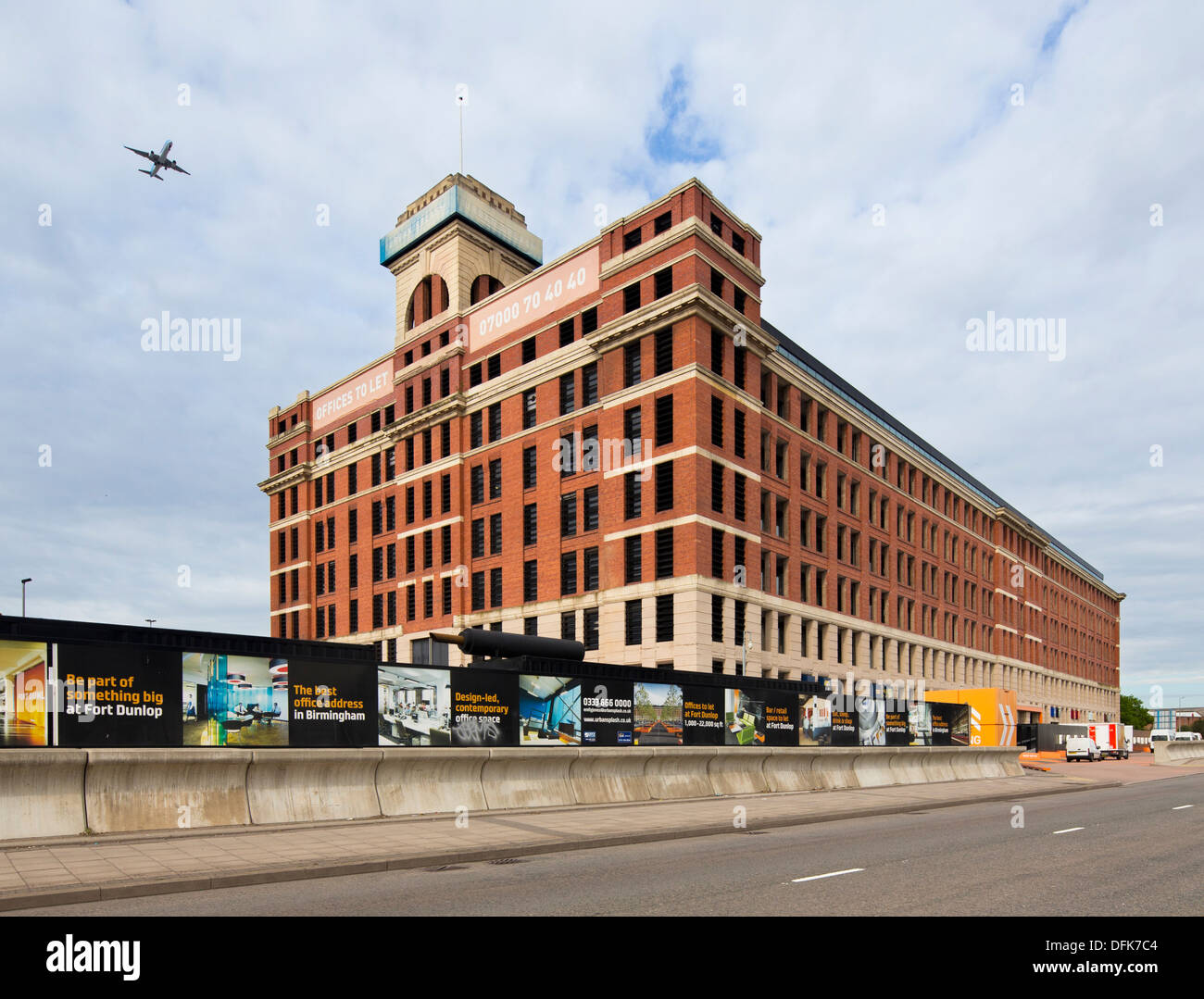 Dunlop fort tyre hi-res stock photography and images - Alamy