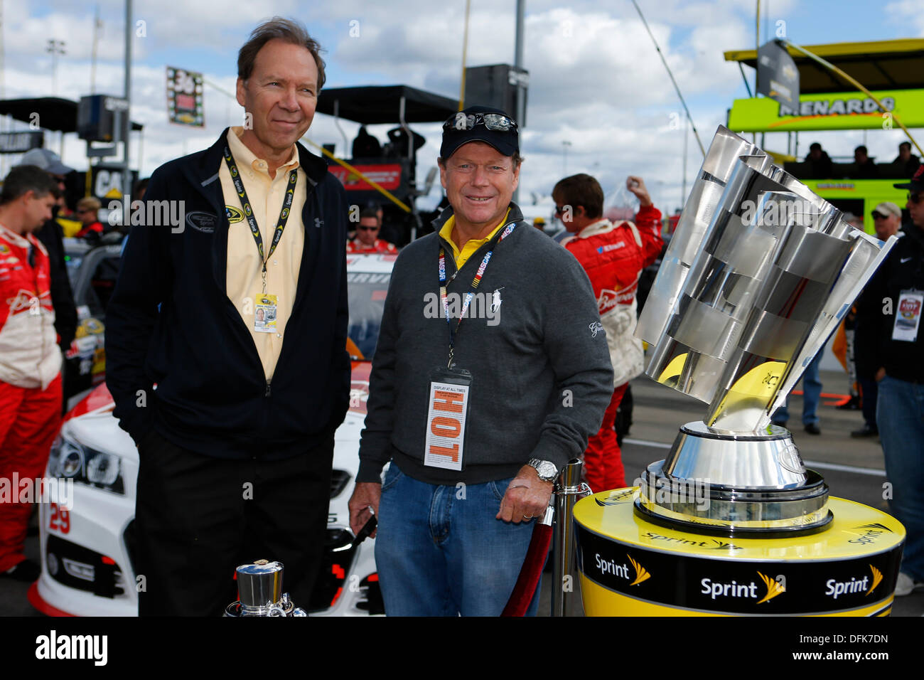 Kansas City, KS, USA. 6th Oct, 2013. October 06, 2013: CEO of Sprint ...