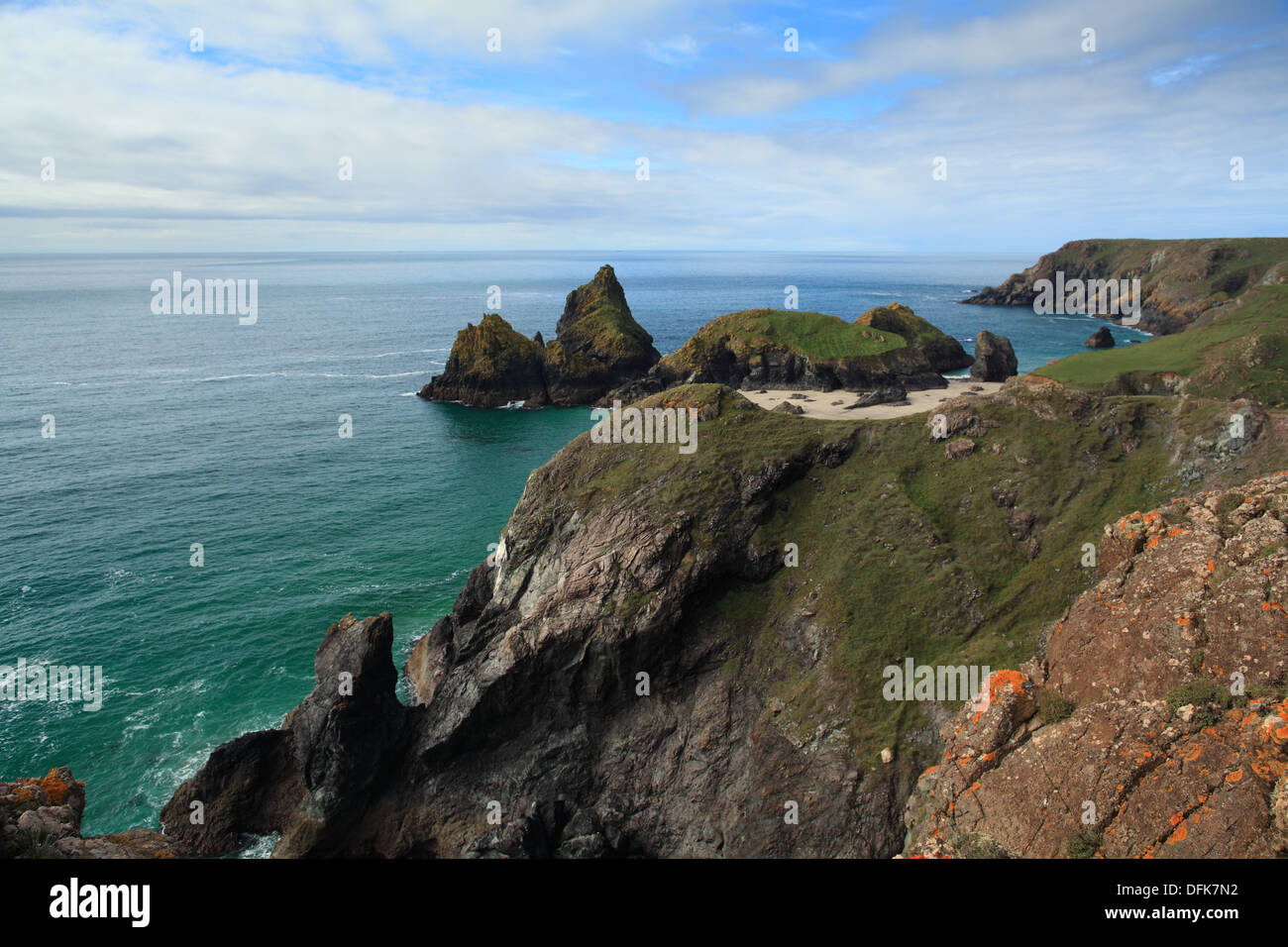 Kynance Cove, The Lizard peninsula, Cornwall, England, UK Stock Photo ...