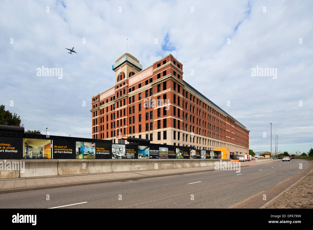 Dunlop fort tyre hi-res stock photography and images - Alamy