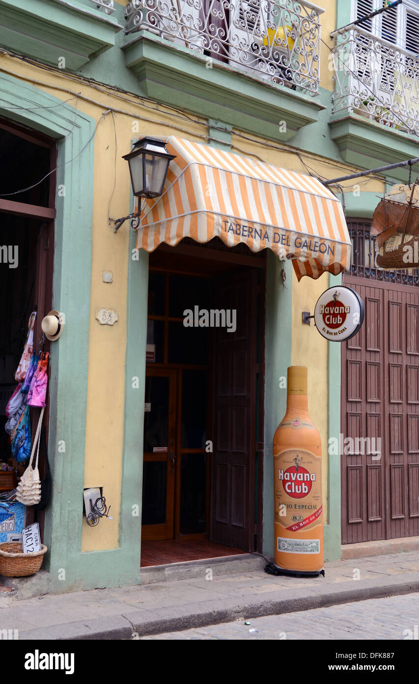 Cuban government liquor store, Havana, Cuba Stock Photo - Alamy